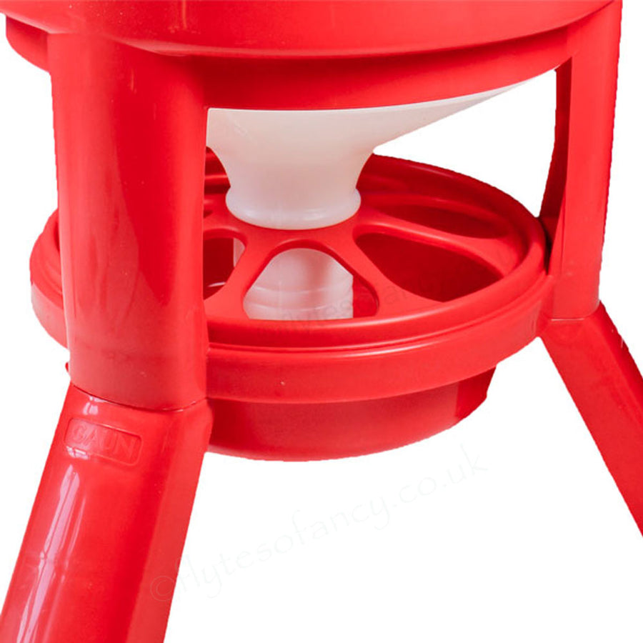 Gaun Large Tripod Chicken Feeders from Flyte so Fancy